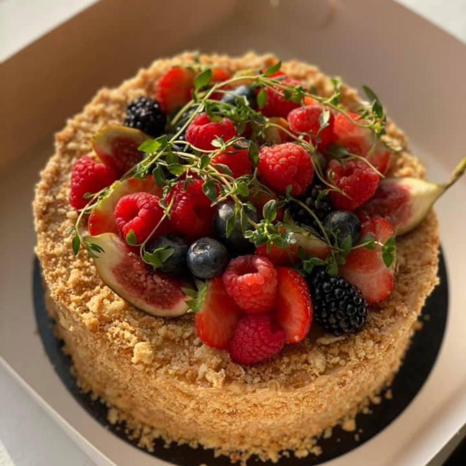 Classic layers cakes – Mirabella Pastry